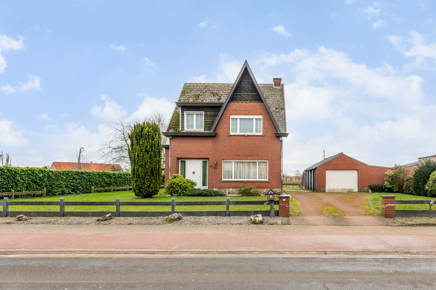 Wijns | OB - KARAKTERVOL RENOVATIEPROJECT MET PRACHTIG UITZICHT EN ...